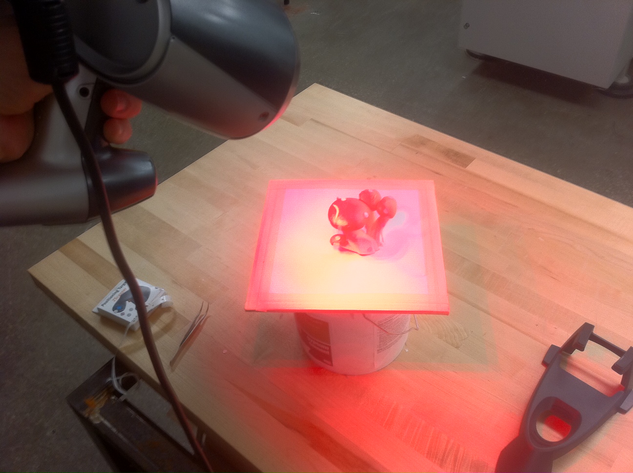 HOW TO MAKE (ALMOST AND HOPEFULLY) ANYTHING//////////