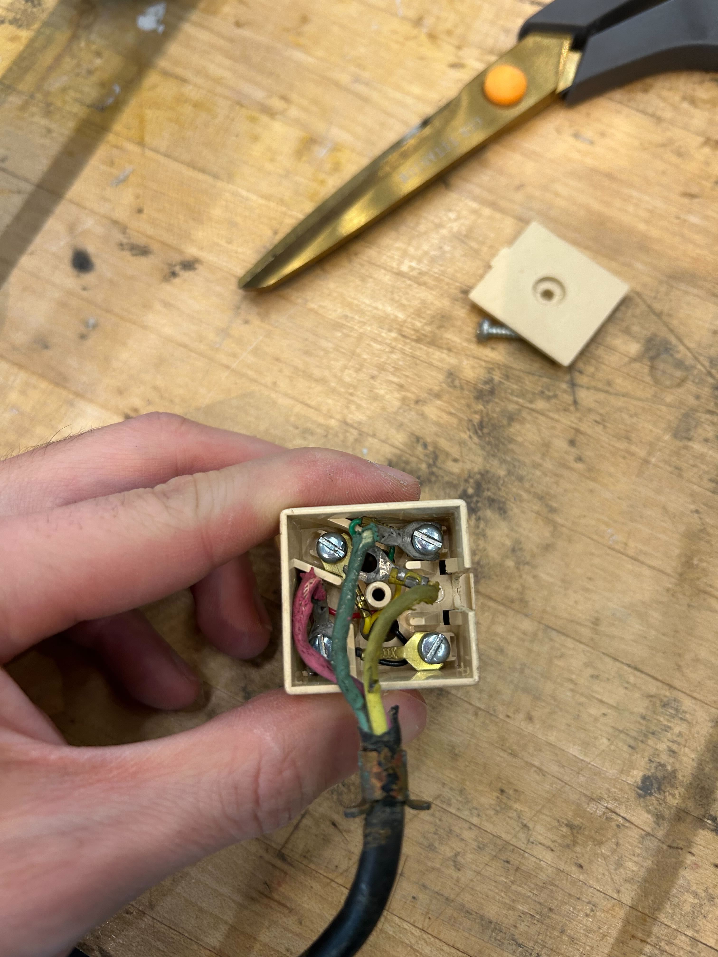 Final Project: Smellphone - Rotary Telephone Scent Controller - Awu Chen